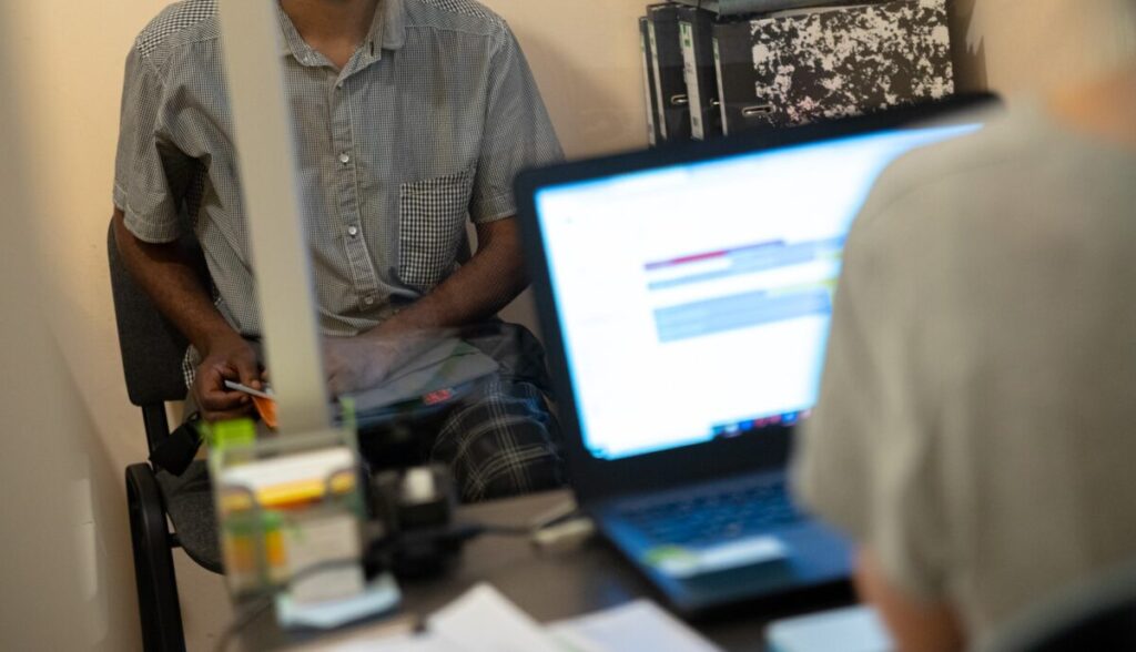 New extension of residence permits, blue certificates and asylum seeker ...